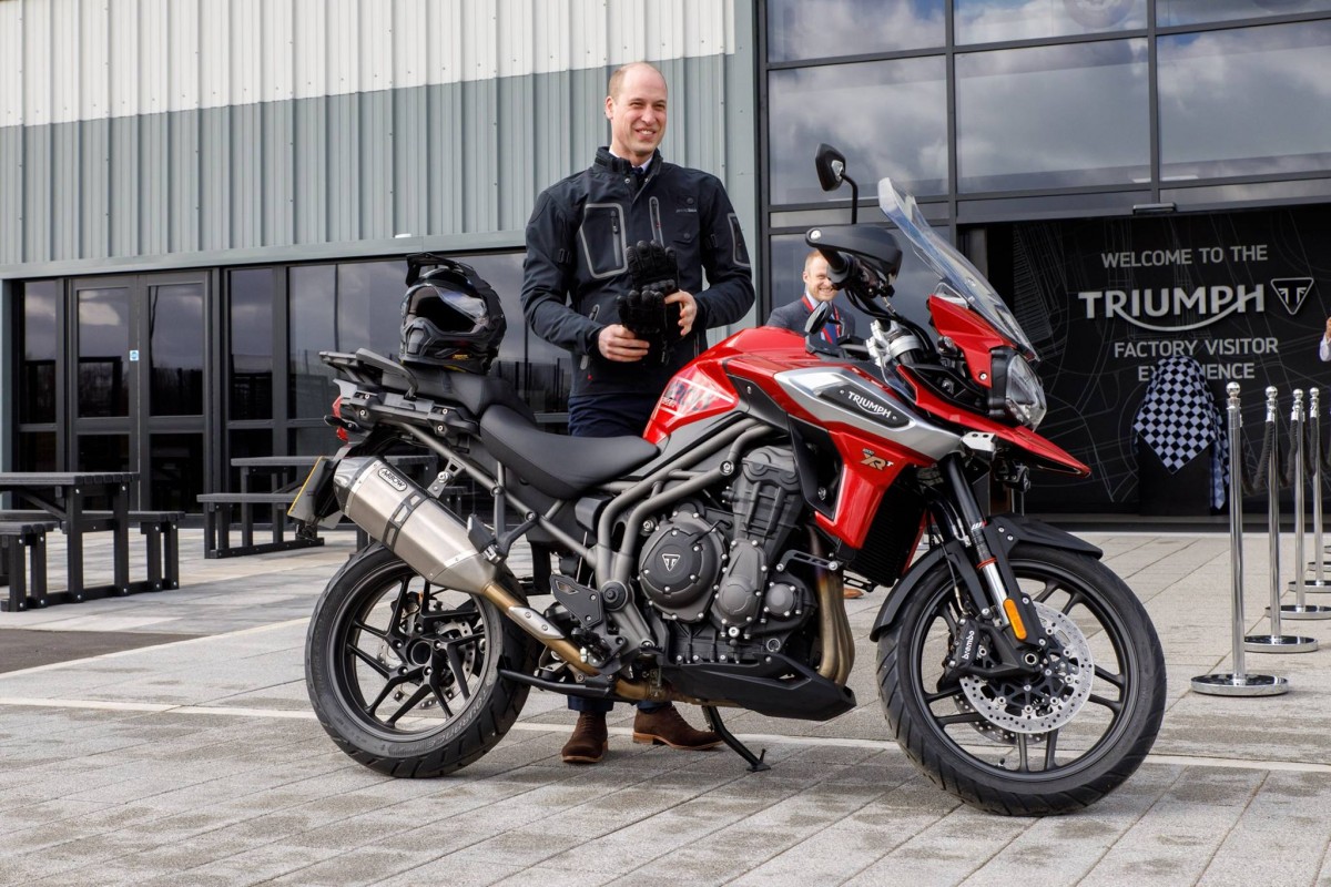 Triumph Motorcycles - Príncipe Guillermo conoce la nueva gama 2018 de ...